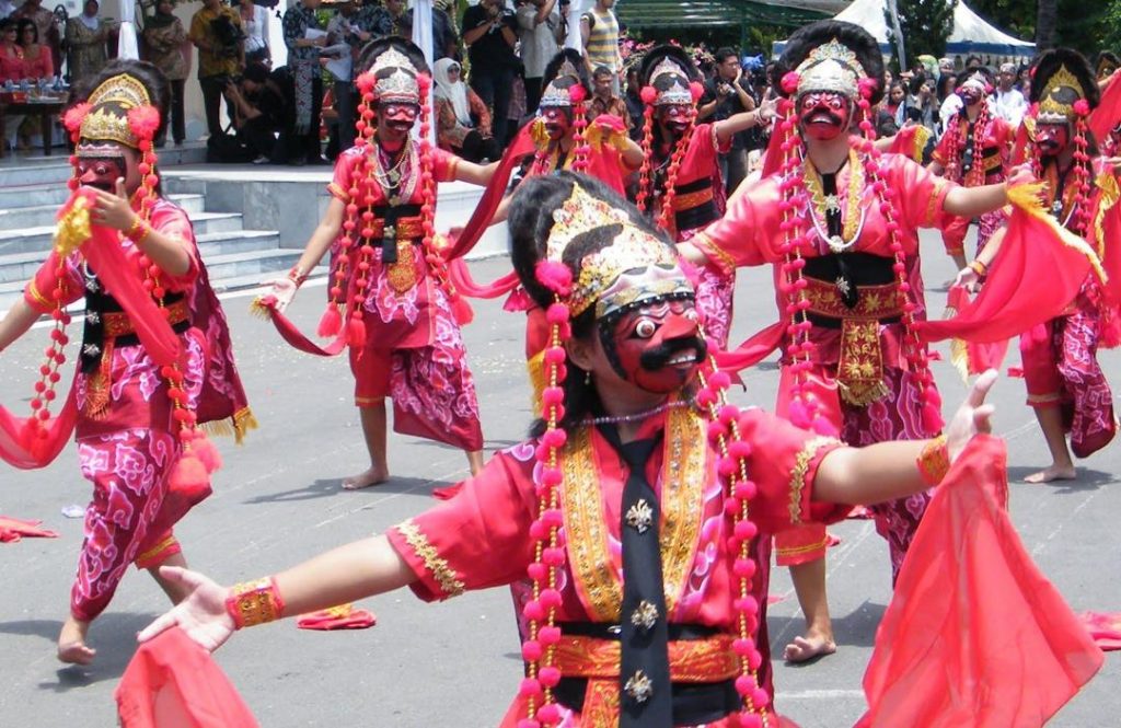Pesona Tari Topeng Dalam Budaya Jawa